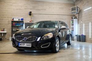 Melns Volvo V60 2012 Jonava, ar dzinēja tilpumu 2.00 L un nobraukumu 335 tūkst. km par 4850 €, foto 4 vietnē AUTOMOTO.COM.LV