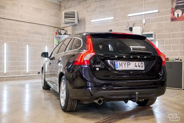Volvo V60 2012 Jonava vietnÄ Melns Volvo V60 2012 Jonava, ar dzinÄja tilpumu 2.00 L un nobraukumu 335 tÅ«kst. km par 4850 ā¬, foto 6 vietnÄ AUTOMOTO.COM.LV