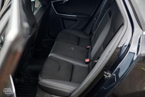 Melns Volvo V60 2012 Jonava, ar dzinēja tilpumu 2.00 L un nobraukumu 335 tūkst. km par 4850 €, foto 10 vietnē AUTOMOTO.COM.LV