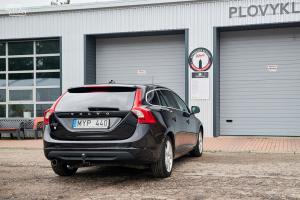Melns Volvo V60 2012 Jonava, ar dzinēja tilpumu 2.00 L un nobraukumu 335 tūkst. km par 4850 €, foto 16 vietnē AUTOMOTO.COM.LV