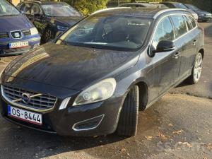 Черный Вольво B60 2012 в Рига, объемом двигателя 2.40 л и пробегом 238 тыс. км за 6950 €, фото 8 на AUTOMOTO.COM.LV
