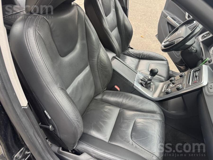 Черный Вольво B60 2012 в Рига, объемом двигателя 2.40 л и пробегом 238 тыс. км за 6950 €, фото 20 на AUTOMOTO.COM.LV
