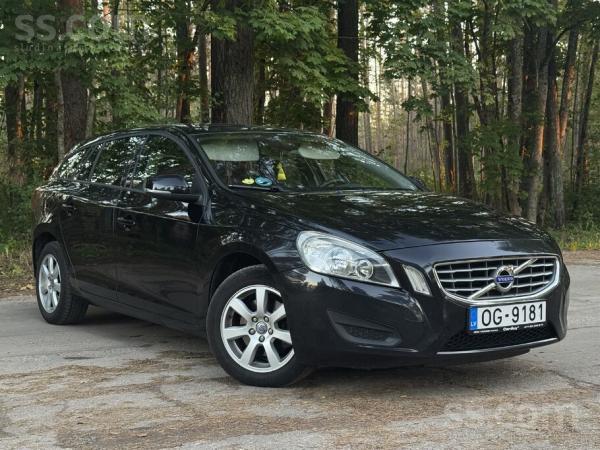 Volvo V60 2012 in Riga on AUTOMOTO.COM.LV Black Volvo V60 2012 in Riga, with an engine capacity of 2.00 L and mileage of 0 thousand km for 3700 €, photo 4 on AUTOMOTO.COM.LV