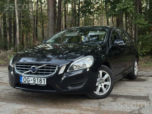 Volvo V60 2012 in Riga on AUTOMOTO.COM.LV Black Volvo V60 2012 in Riga, with an engine capacity of 2.00 L and mileage of 0 thousand km for 3700 €, photo 5 on AUTOMOTO.COM.LV