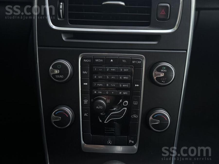 Black Volvo V60 2012 in Riga, with an engine capacity of 2.00 L and mileage of 0 thousand km for 3700 €, photo 24 on AUTOMOTO.COM.LV