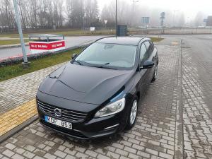 Melns Volvo V60 2013 Viļņa, ar dzinēja tilpumu 1.56 L un nobraukumu 282 tūkst. km par 5600 €, foto 2 vietnē AUTOMOTO.COM.LV