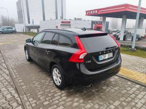 Melns Volvo V60 2013 Viļņa, ar dzinēja tilpumu 1.56 L un nobraukumu 282 tūkst. km par 5600 €, foto 3 vietnē AUTOMOTO.COM.LV