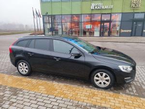 Melns Volvo V60 2013 Viļņa, ar dzinēja tilpumu 1.56 L un nobraukumu 282 tūkst. km par 5600 €, foto 5 vietnē AUTOMOTO.COM.LV