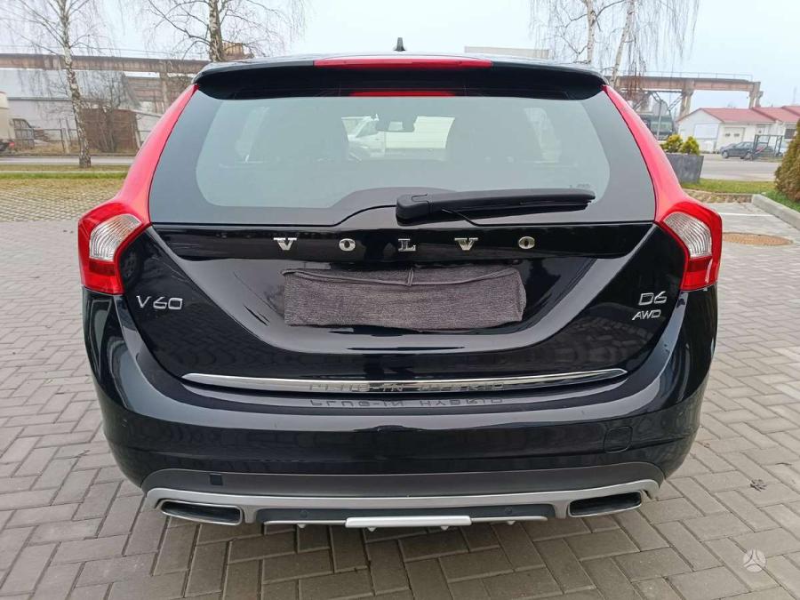 Melns Volvo V60 2013 Kauņa, ar dzinēja tilpumu 2.40 L un nobraukumu 245 tūkst. km par 7950 €, foto 11 vietnē AUTOMOTO.COM.LV
