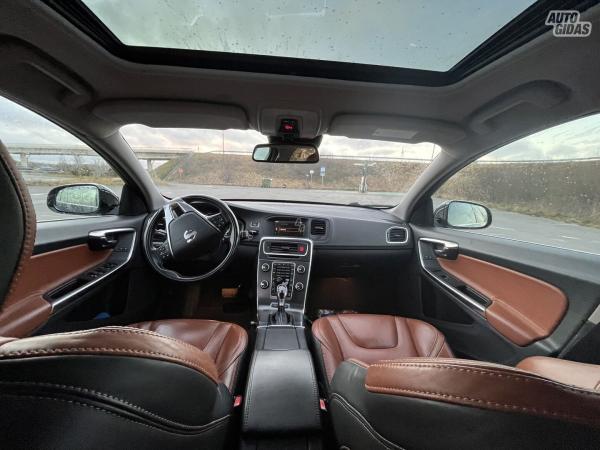Melns Volvo V60 2013 Klaipėda, ar dzinēja tilpumu 2.40 L un nobraukumu 325 tūkst. km par 7500 €, foto 7 vietnē AUTOMOTO.COM.LV