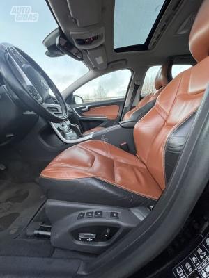Melns Volvo V60 2013 Klaipėda, ar dzinēja tilpumu 2.40 L un nobraukumu 325 tūkst. km par 7500 €, foto 9 vietnē AUTOMOTO.COM.LV