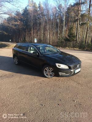 Black Volvo V60 2013 in Jelgava, with an engine capacity of 2.40 L and mileage of 462 thousand km for 5400 €, photo 3 on AUTOMOTO.COM.LV