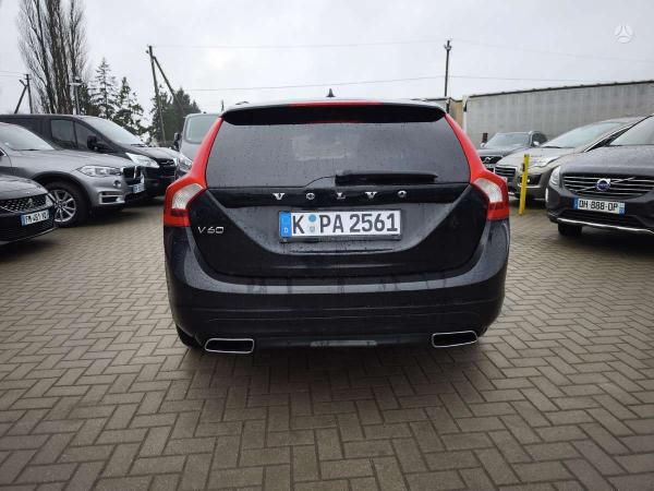 Black Volvo V60 2013 in Taurage, with an engine capacity of 2.40 L and mileage of 191 thousand km for 7800 €, photo 6 on AUTOMOTO.COM.LV