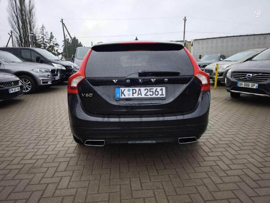 Black Volvo V60 2013 in Taurage, with an engine capacity of 2.40 L and mileage of 191 thousand km for 7800 €, photo 6 on AUTOMOTO.COM.LV