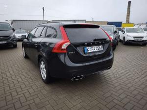 Black Volvo V60 2013 in Taurage, with an engine capacity of 2.40 L and mileage of 191 thousand km for 7800 €, photo 7 on AUTOMOTO.COM.LV