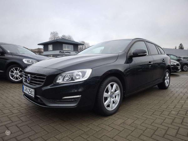 Black Volvo V60 2013 in Taurage, with an engine capacity of 2.40 L and mileage of 191 thousand km for 7800 €, photo 8 on AUTOMOTO.COM.LV