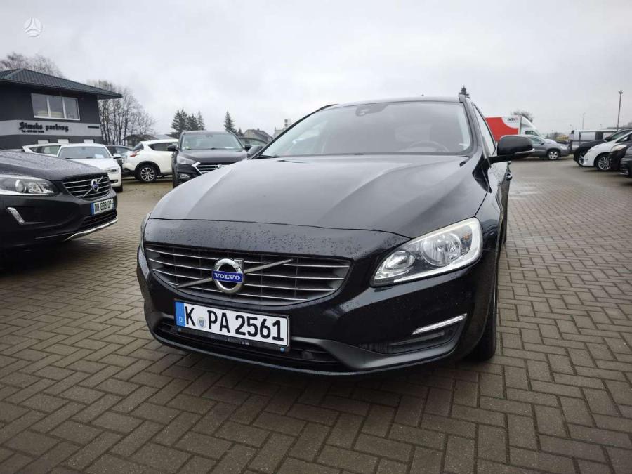 Black Volvo V60 2013 in Taurage, with an engine capacity of 2.40 L and mileage of 191 thousand km for 7800 €, photo 23 on AUTOMOTO.COM.LV