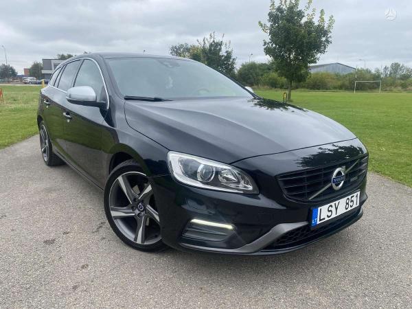 Melns Volvo V60 2013 Šauļi, ar dzinēja tilpumu 1.98 L un nobraukumu 277 tūkst. km par 8999 €, foto 1 vietnē AUTOMOTO.COM.LV
