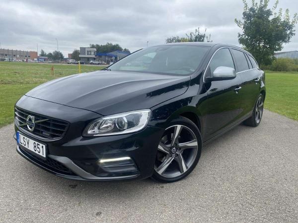 Melns Volvo V60 2013 Šauļi, ar dzinēja tilpumu 1.98 L un nobraukumu 277 tūkst. km par 8999 €, foto 8 vietnē AUTOMOTO.COM.LV