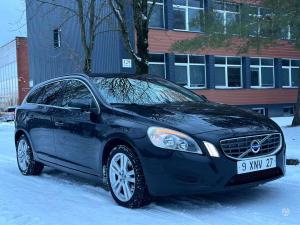 Melns Volvo V60 2013 Kauņa, ar dzinēja tilpumu 1.56 L un nobraukumu 288 tūkst. km par 5000 €, foto 2 vietnē AUTOMOTO.COM.LV