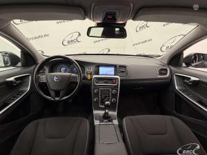 Melns Volvo V60 2013 Viļņa, ar dzinēja tilpumu 1.56 L un nobraukumu 273 tūkst. km par 5000 €, foto 4 vietnē AUTOMOTO.COM.LV
