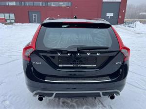 Black Volvo V60 2013 in Kaunas, with an engine capacity of 1.98 L and mileage of 277 thousand km for 7449 €, photo 8 on AUTOMOTO.COM.LV