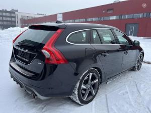 Black Volvo V60 2013 in Kaunas, with an engine capacity of 1.98 L and mileage of 277 thousand km for 7449 €, photo 9 on AUTOMOTO.COM.LV