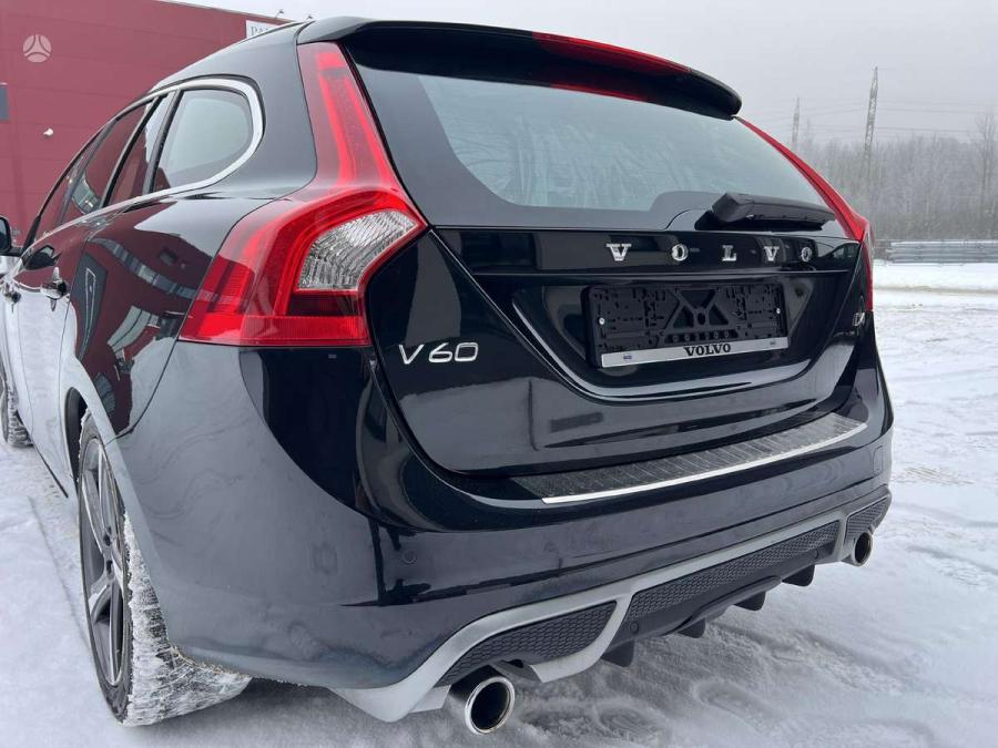 Black Volvo V60 2013 in Kaunas, with an engine capacity of 1.98 L and mileage of 277 thousand km for 7449 €, photo 13 on AUTOMOTO.COM.LV