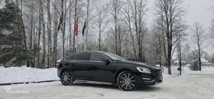 Black Volvo V60 2013 in Kazlu Ruda, with an engine capacity of 2.40 L and mileage of 235 thousand km for 7500 €, photo 3 on AUTOMOTO.COM.LV
