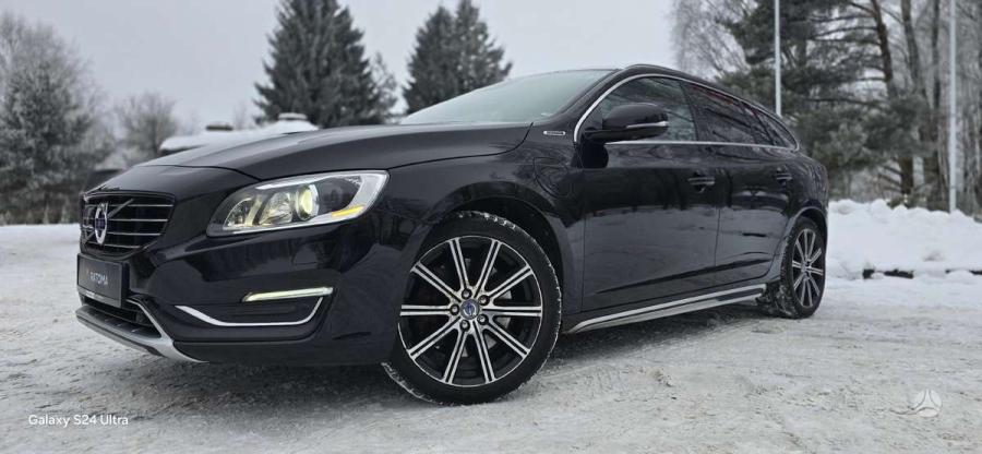 Black Volvo V60 2013 in Kazlu Ruda, with an engine capacity of 2.40 L and mileage of 235 thousand km for 7500 €, photo 6 on AUTOMOTO.COM.LV