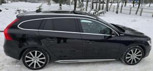 Black Volvo V60 2013 in Kazlu Ruda, with an engine capacity of 2.40 L and mileage of 235 thousand km for 7500 €, photo 9 on AUTOMOTO.COM.LV