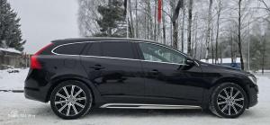 Black Volvo V60 2013 in Kazlu Ruda, with an engine capacity of 2.40 L and mileage of 235 thousand km for 7500 €, photo 10 on AUTOMOTO.COM.LV