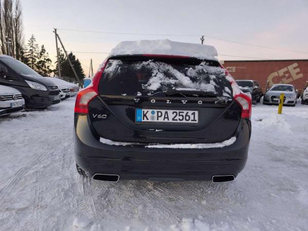 Melns Volvo V60 2013 Tauragė, ar dzinēja tilpumu 2.40 L un nobraukumu 191 tūkst. km par 7800 €, foto 3 vietnē AUTOMOTO.COM.LV
