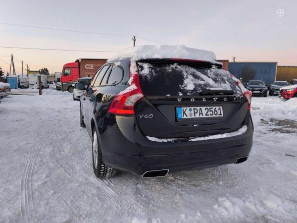 Melns Volvo V60 2013 Tauragė, ar dzinēja tilpumu 2.40 L un nobraukumu 191 tūkst. km par 7800 €, foto 4 vietnē AUTOMOTO.COM.LV