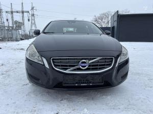 Melns Volvo V60 2013 Šauļi, ar dzinēja tilpumu 1.56 L un nobraukumu 252 tūkst. km par 5400 €, foto 2 vietnē AUTOMOTO.COM.LV