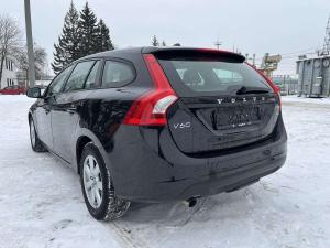 Melns Volvo V60 2013 Šauļi, ar dzinēja tilpumu 1.56 L un nobraukumu 252 tūkst. km par 5400 €, foto 7 vietnē AUTOMOTO.COM.LV