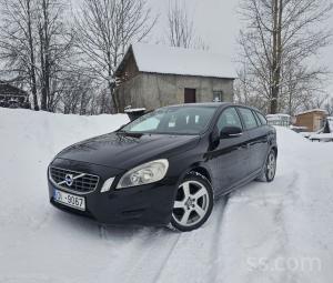 Black Volvo V60 2013 in Riga, with an engine capacity of 2.00 L and mileage of 192 thousand km for 5260 €, photo  on AUTOMOTO.COM.LV