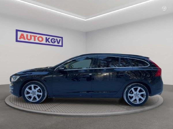 Melns Volvo V60 2013 Viļņa, ar dzinēja tilpumu 1.60 L un nobraukumu 355 tūkst. km par 5499 €, foto 2 vietnē AUTOMOTO.COM.LV