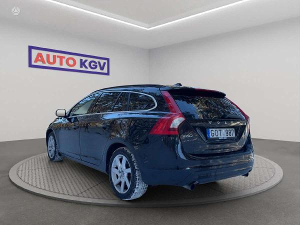 Melns Volvo V60 2013 Viļņa, ar dzinēja tilpumu 1.60 L un nobraukumu 355 tūkst. km par 5499 €, foto 3 vietnē AUTOMOTO.COM.LV