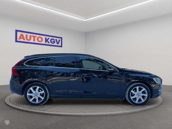Melns Volvo V60 2013 Viļņa, ar dzinēja tilpumu 1.60 L un nobraukumu 355 tūkst. km par 5499 €, foto 6 vietnē AUTOMOTO.COM.LV