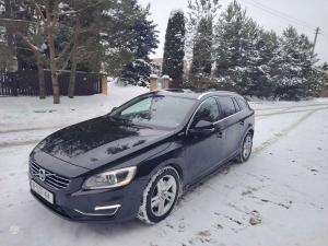 Black Volvo V60 2013 in Vilnius, with an engine capacity of 2.40 L and mileage of 264 thousand km for 6300 €, photo  on AUTOMOTO.COM.LV