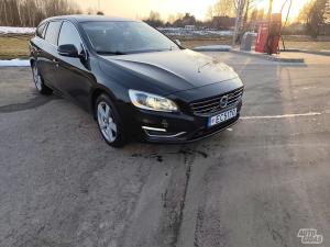 Melns Volvo V60 2013 Viļņa, ar dzinēja tilpumu 2.40 L un nobraukumu 309 tūkst. km par 7000 €, foto 4 vietnē AUTOMOTO.COM.LV