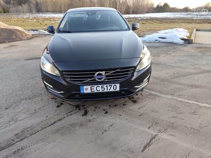 Melns Volvo V60 2013 Viļņa, ar dzinēja tilpumu 2.40 L un nobraukumu 309 tūkst. km par 7000 €, foto 5 vietnē AUTOMOTO.COM.LV