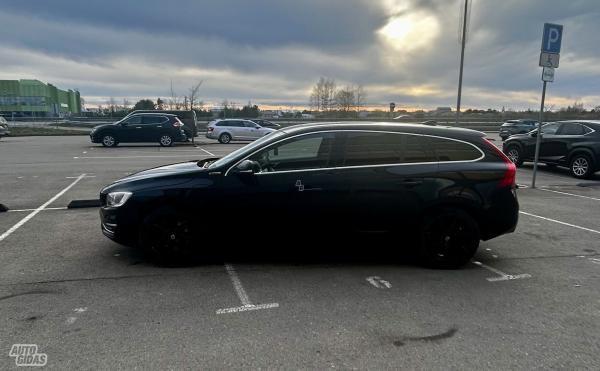 Melns Volvo V60 2013 Viļņa, ar dzinēja tilpumu 2.40 L un nobraukumu 222 tūkst. km par 8200 €, foto 5 vietnē AUTOMOTO.COM.LV