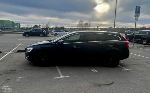 Black Volvo V60 2013 in Vilnius, with an engine capacity of 2.40 L and mileage of 222 thousand km for 8200 €, photo 6 on AUTOMOTO.COM.LV