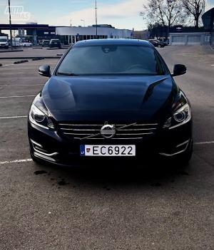 Black Volvo V60 2013 in Vilnius, with an engine capacity of 2.40 L and mileage of 222 thousand km for 8200 €, photo 9 on AUTOMOTO.COM.LV
