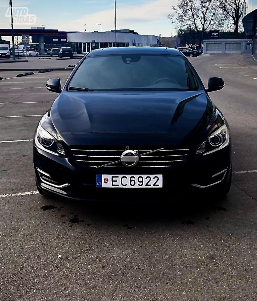 Black Volvo V60 2013 in Vilnius, with an engine capacity of 2.40 L and mileage of 222 thousand km for 8200 €, photo 9 on AUTOMOTO.COM.LV