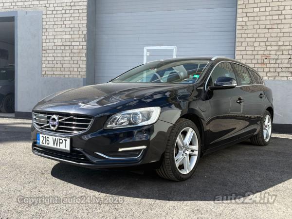 Black Volvo V60 2013 in Paide, with an engine capacity of 2.40 L and mileage of 294 thousand km for 8490 €, photo 1 on AUTOMOTO.COM.LV