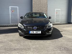Melns Volvo V60 2013 Paide, ar dzinēja tilpumu 2.40 L un nobraukumu 294 tūkst. km par 8490 €, foto 3 vietnē AUTOMOTO.COM.LV