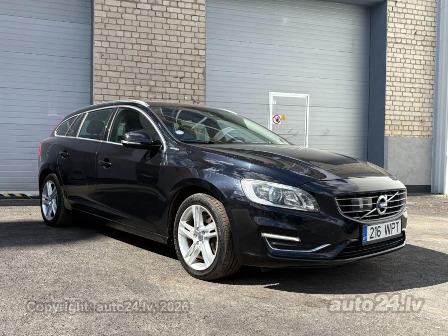 Melns Volvo V60 2013 Paide, ar dzinēja tilpumu 2.40 L un nobraukumu 294 tūkst. km par 8490 €, foto 4 vietnē AUTOMOTO.COM.LV